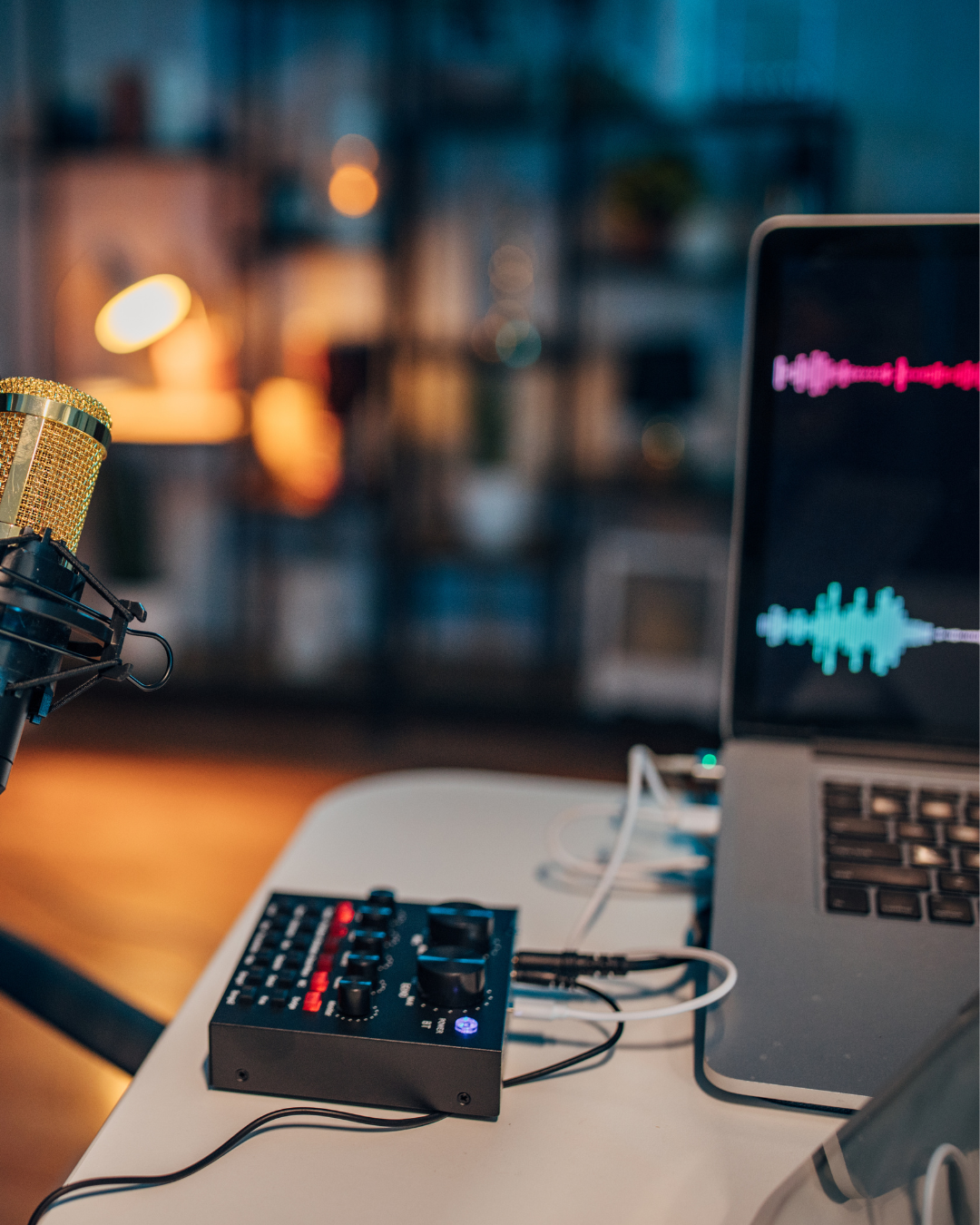Podcast Growth Stages: From First Episodes to a Larger Operation